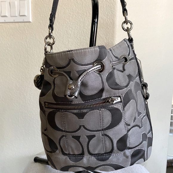 Coach | Bags | Coach Signature Canvas Bucket Bag Cinch Purse With Small ...